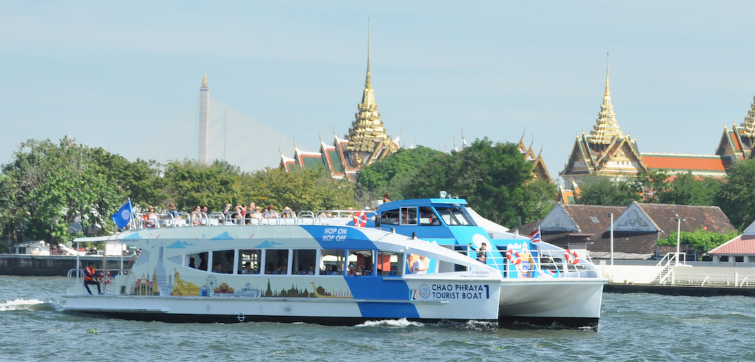 Chao Phraya River Express Boat Ride Bangkok Thailand Il Turismo Ed Il